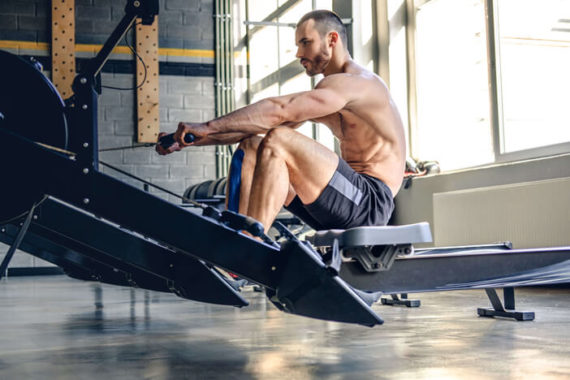 Rudern am Gerät - erfahre hier die Basics für alle Anfänger